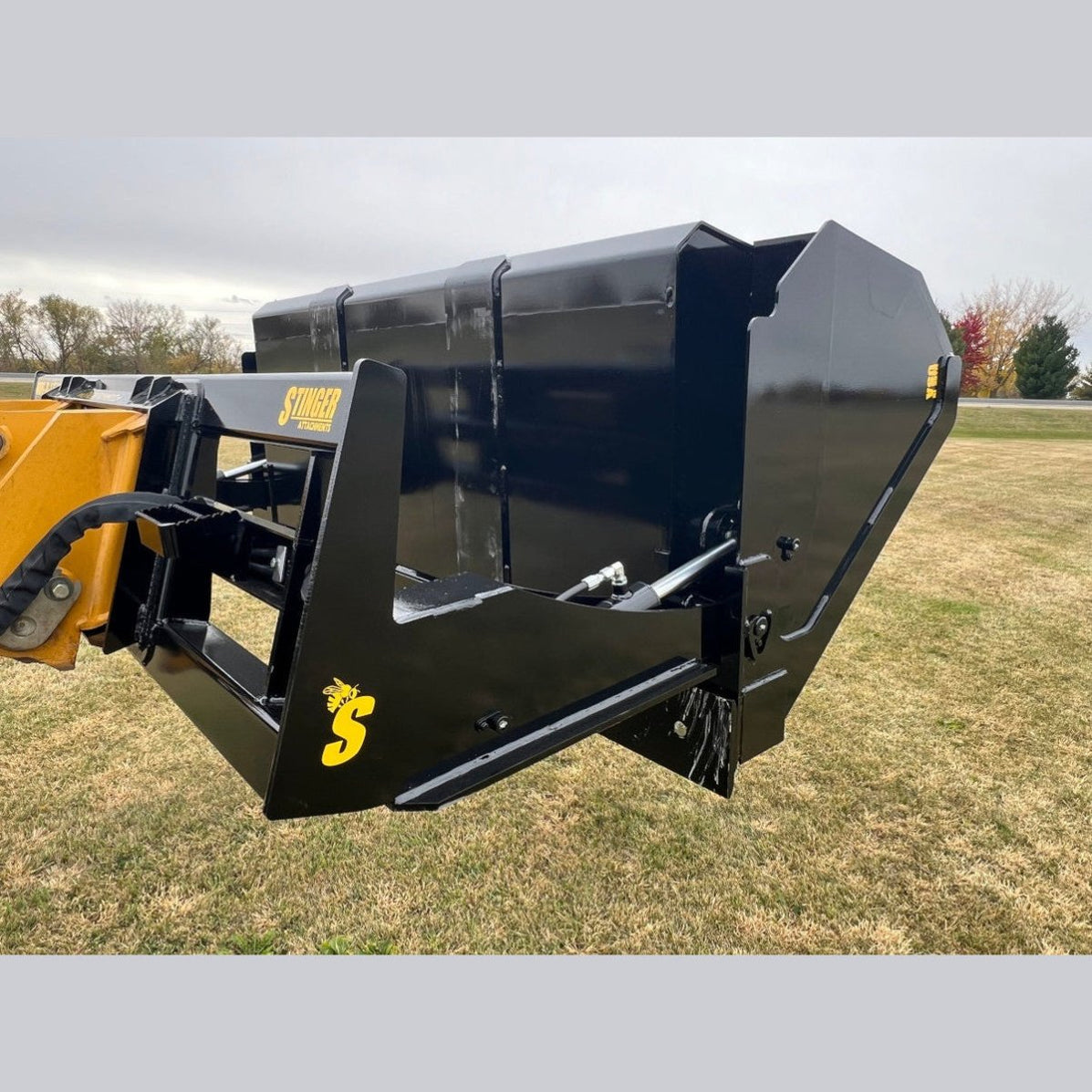 Home Stinger Attachments Wheel Loader Hydraulic Dump Bucket (HDB-WL)